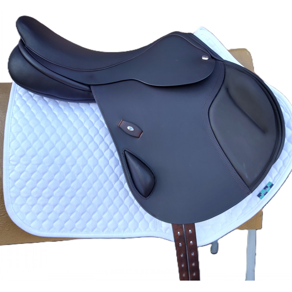 Ideal T&T Monoflap Jump Saddle | S. Milner & Son Saddlers